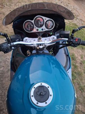 Kawasaki ZX-9R 1994 in Daugavpils, with an engine capacity of 0.90 L and mileage of 0 thousand km for 1550 €, photo 4 on AUTOMOTO.COM.LV
