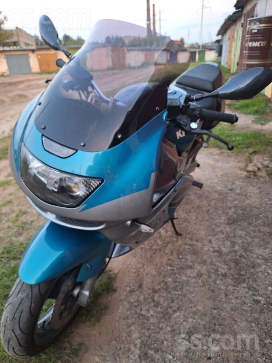 Kawasaki ZX-9R 1994 in Daugavpils, with an engine capacity of 0.90 L and mileage of 0 thousand km for 1550 €, photo 5 on AUTOMOTO.COM.LV