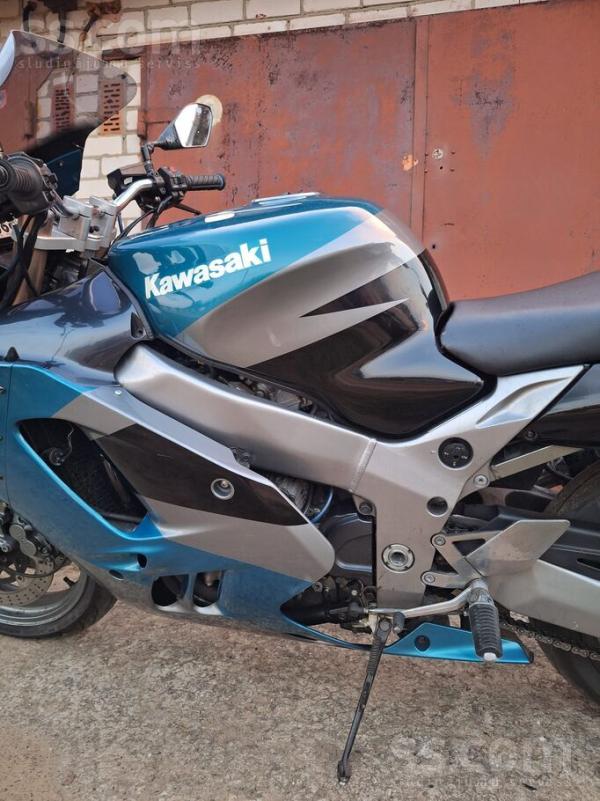 Kawasaki ZX-9R 1994 Daugavpils, ar dzinēja tilpumu 0.90 L un nobraukumu 0 tūkst. km par 1550 €, foto 5 vietnē AUTOMOTO.COM.LV