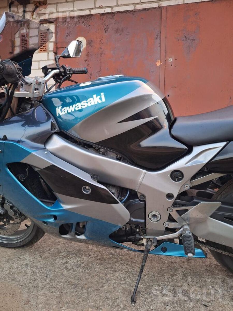Kawasaki ZX-9R 1994 in Daugavpils, with an engine capacity of 0.90 L and mileage of 0 thousand km for 1550 €, photo 6 on AUTOMOTO.COM.LV