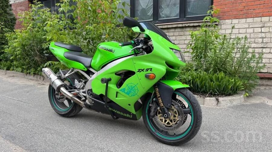 Kawasaki ZX-9R 1998 in Riga, with an engine capacity of 0.90 L and mileage of 0 thousand km for 1500 €, photo 1 on AUTOMOTO.COM.LV