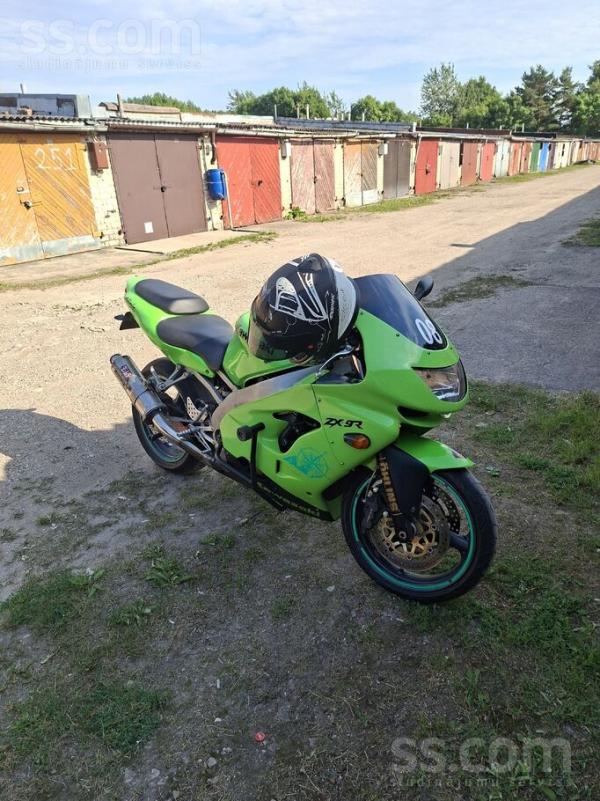 Kawasaki ZX-9R 1998 Liepāja, ar dzinēja tilpumu 0.90 L un nobraukumu 0 tūkst. km par 1650 €, foto 2 vietnē AUTOMOTO.COM.LV