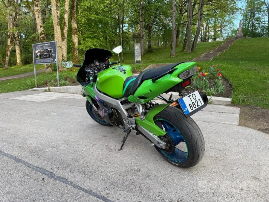 Кавасаки ZX-9R 1999 в Рига, объемом двигателя 0.90 л и пробегом 0 тыс. км за 2850 €, фото 3 на AUTOMOTO.COM.LV