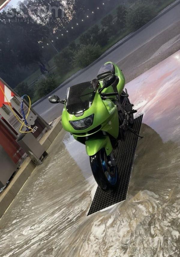 Kawasaki ZX-9R 1999 Aizkraukle, ar dzinēja tilpumu 0.90 L un nobraukumu 0 tūkst. km par 1000 €, foto 1 vietnē AUTOMOTO.COM.LV