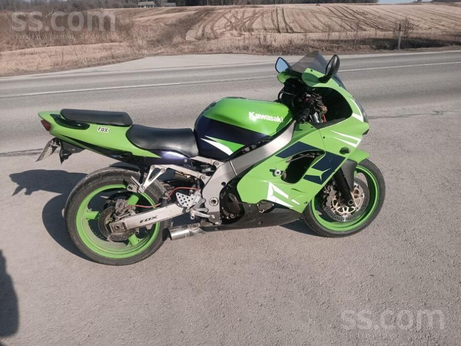 Kawasaki ZX-9R 2000 in Rezekne, with an engine capacity of 0.90 L and mileage of 0 thousand km for 1800 €, photo 1 on AUTOMOTO.COM.LV