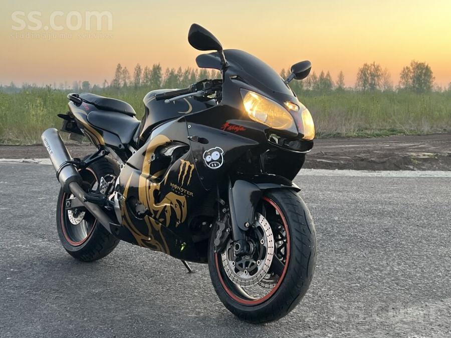 Кавасаки ZX-9R 2000 в Елгава, объемом двигателя 0.90 л и пробегом 0 тыс. км за 2100 €, фото 1 на AUTOMOTO.COM.LV