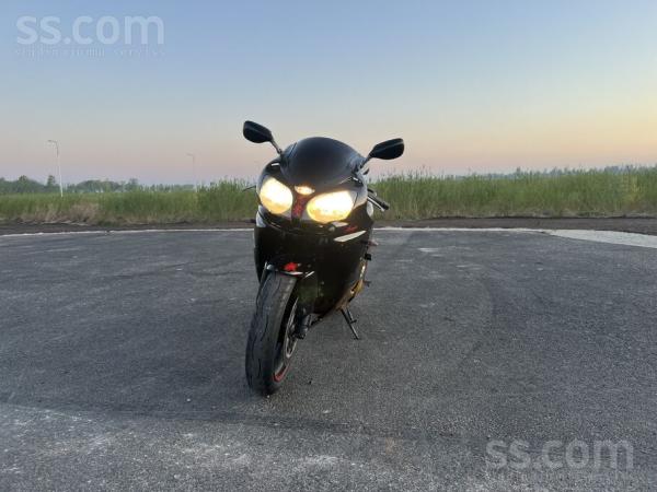 Кавасаки ZX-9R 2000 в Елгава, объемом двигателя 0.90 л и пробегом 0 тыс. км за 2100 €, фото 2 на AUTOMOTO.COM.LV
