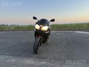 Кавасаки ZX-9R 2000 в Елгава, объемом двигателя 0.90 л и пробегом 0 тыс. км за 2100 €, фото 3 на AUTOMOTO.COM.LV