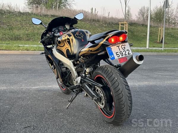 Кавасаки ZX-9R 2000 в Елгава, объемом двигателя 0.90 л и пробегом 0 тыс. км за 2100 €, фото 4 на AUTOMOTO.COM.LV