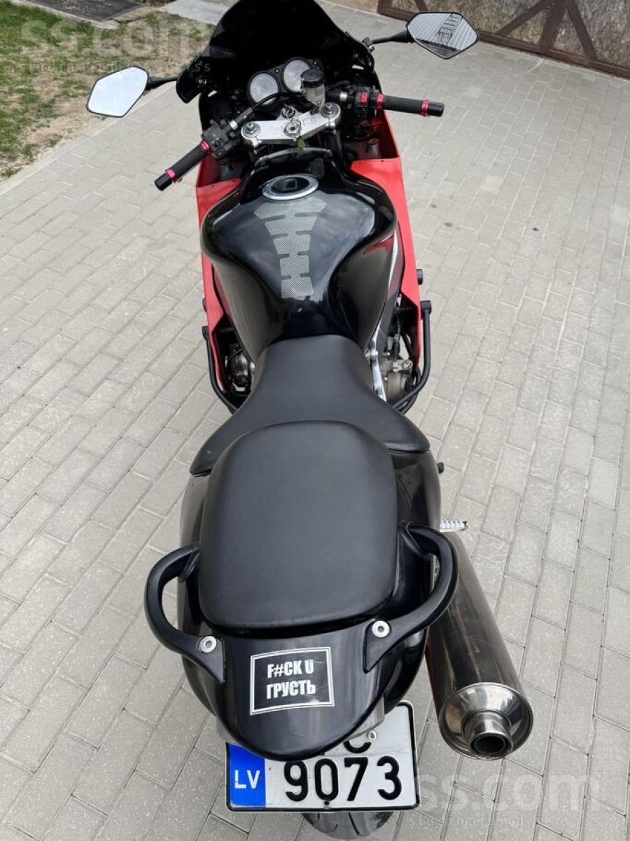 Kawasaki ZX-9R 2001 Rēzekne, ar dzinēja tilpumu 0.90 L un nobraukumu 0 tūkst. km par 2100 €, foto 4 vietnē AUTOMOTO.COM.LV
