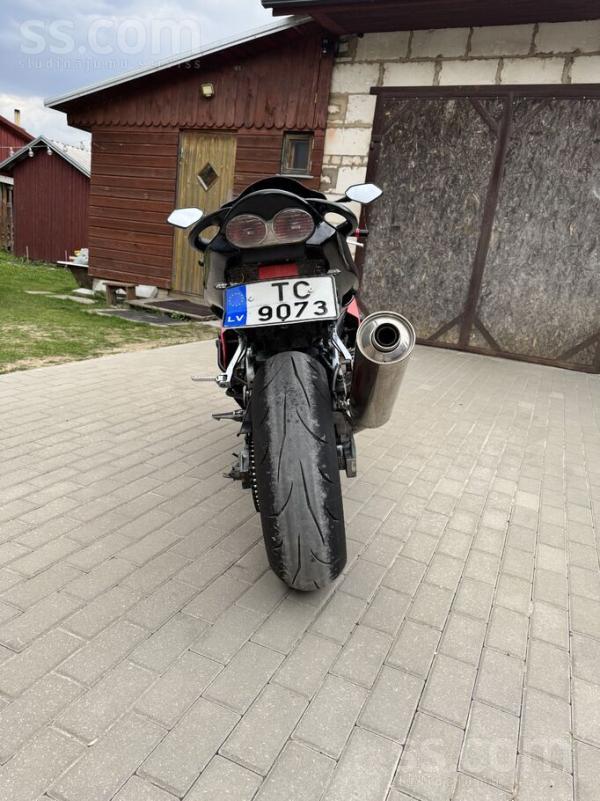 Кавасаки ZX-9R 2001 в Резекне, объемом двигателя 0.90 л и пробегом 0 тыс. км за 2100 €, фото 4 на AUTOMOTO.COM.LV