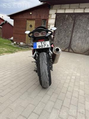 Kawasaki ZX-9R 2001 Rēzekne, ar dzinēja tilpumu 0.90 L un nobraukumu 0 tūkst. km par 2100 €, foto 5 vietnē AUTOMOTO.COM.LV