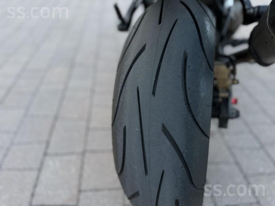 Kawasaki ZX-9R 2002 Jelgava, ar dzinēja tilpumu 1.00 L un nobraukumu 0 tūkst. km par 2200 €, foto 4 vietnē AUTOMOTO.COM.LV