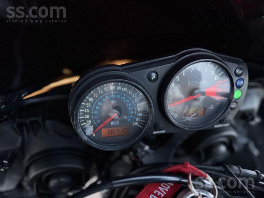 Kawasaki ZX-9R 2002 Jelgava, ar dzinēja tilpumu 1.00 L un nobraukumu 0 tūkst. km par 2200 €, foto 8 vietnē AUTOMOTO.COM.LV