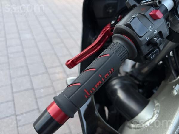 Kawasaki ZX-9R 2002 Jelgava, ar dzinēja tilpumu 1.00 L un nobraukumu 0 tūkst. km par 2200 €, foto 8 vietnē AUTOMOTO.COM.LV