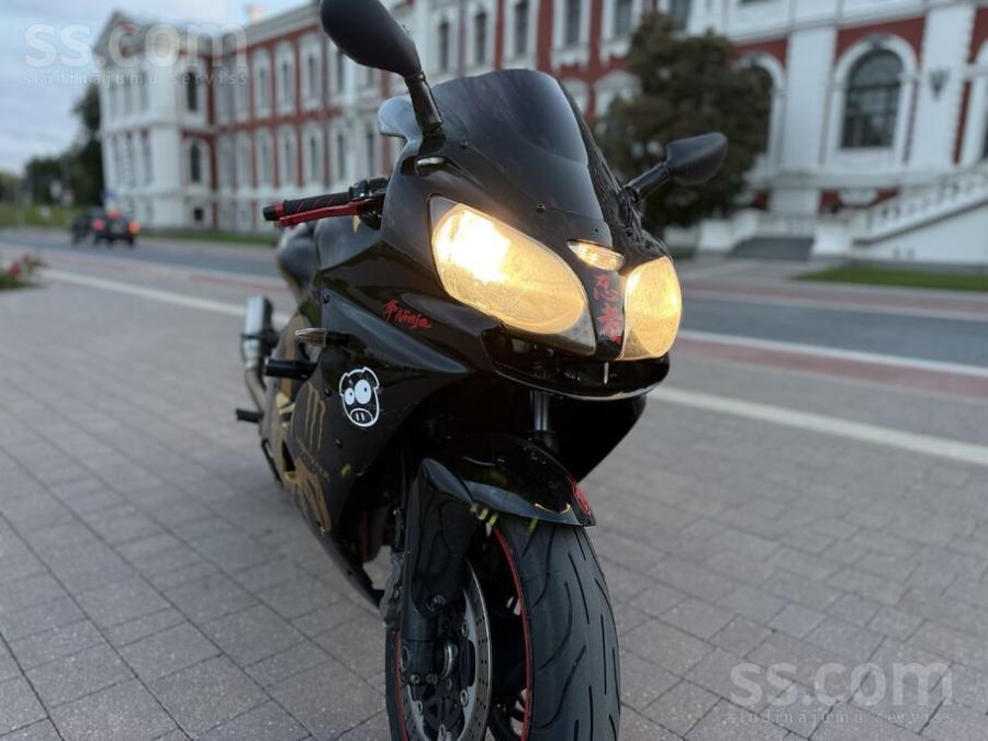 Kawasaki ZX-9R 2002 Jelgava, ar dzinēja tilpumu 1.00 L un nobraukumu 0 tūkst. km par 2200 €, foto 11 vietnē AUTOMOTO.COM.LV
