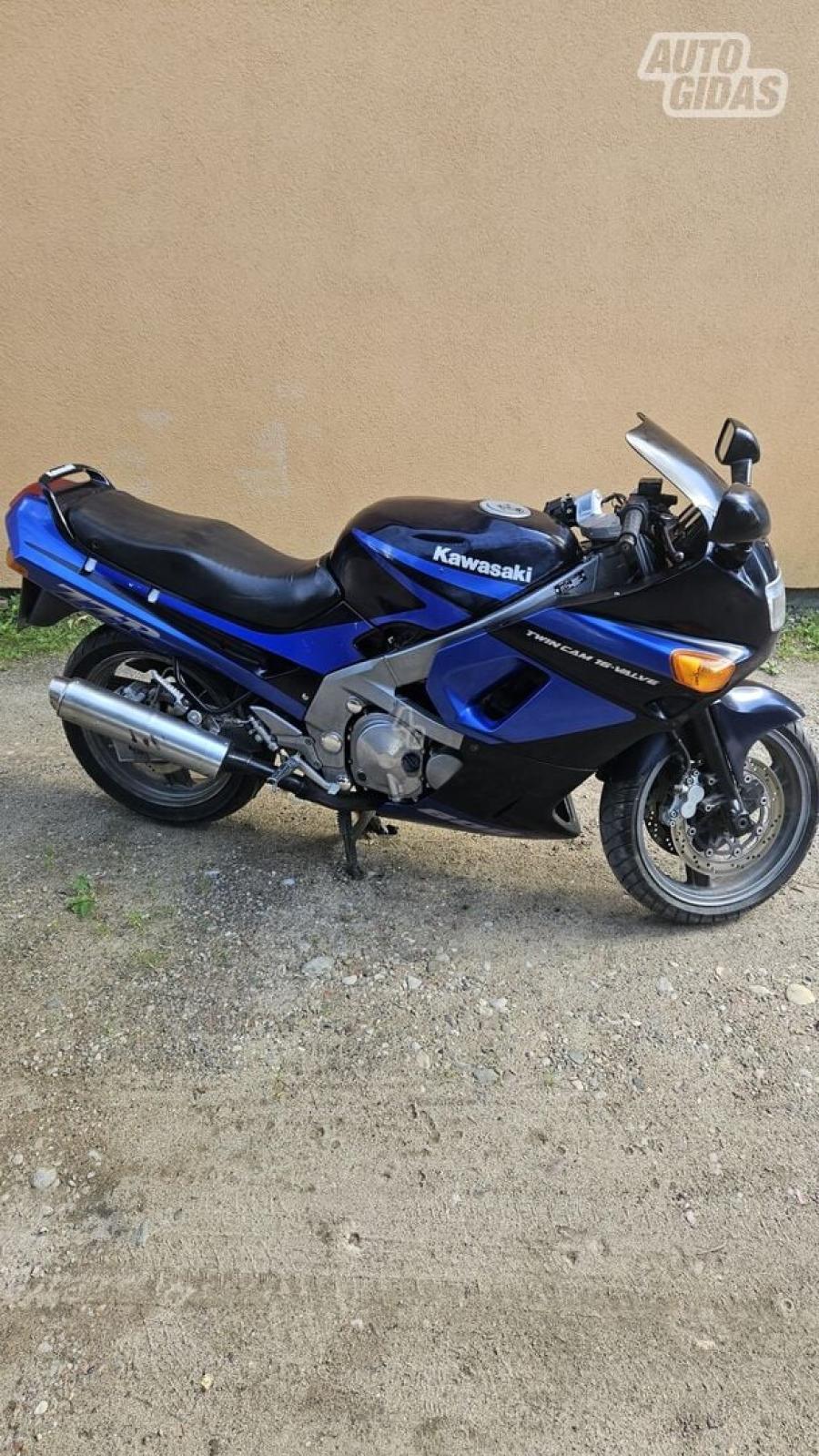 Kawasaki ZZR 600 1990 Klaipėda, ar dzinēja tilpumu 0.00 L un nobraukumu 0 tūkst. km par 450 €, foto 3 vietnē AUTOMOTO.COM.LV