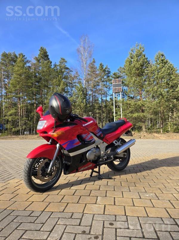 Kawasaki ZZR 600 1995 Rīga, ar dzinēja tilpumu 0.60 L un nobraukumu 0 tūkst. km par 1500 €, foto 2 vietnē AUTOMOTO.COM.LV