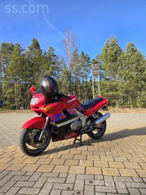 Кавасаки ZZR 600 1995 в Рига, объемом двигателя 0.60 л и пробегом 0 тыс. км за 1300 €, фото 3 на AUTOMOTO.COM.LV