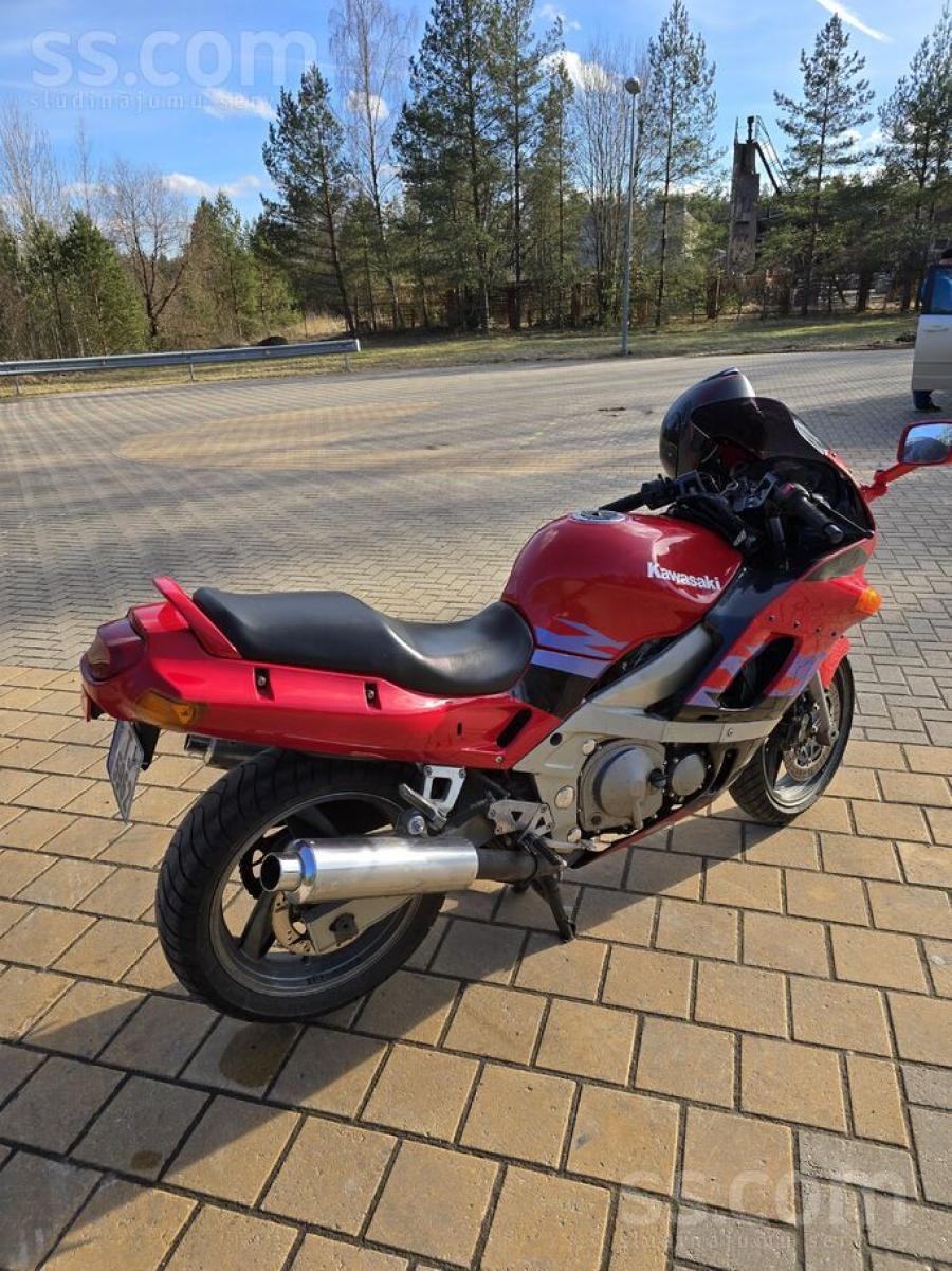 Кавасаки ZZR 600 1995 в Рига, объемом двигателя 0.60 л и пробегом 0 тыс. км за 1300 €, фото 5 на AUTOMOTO.COM.LV