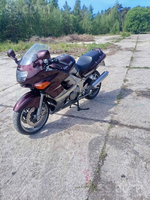 Кавасаки ZZR 600 1998 в Лиепая, объемом двигателя 0.60 л и пробегом 0 тыс. км за 1800 €, фото 3 на AUTOMOTO.COM.LV