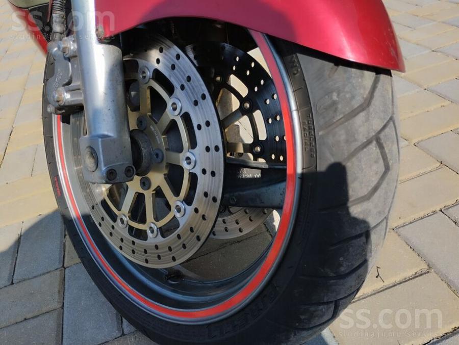 Kawasaki ZZR 600 1999 in Daugavpils, with an engine capacity of 0.60 L and mileage of 0 thousand km for 1500 €, photo 3 on AUTOMOTO.COM.LV