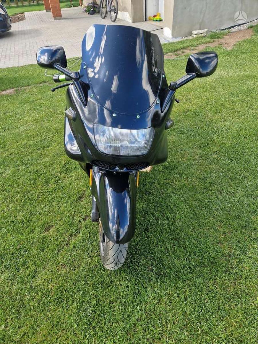Melns Kawasaki ZZR 1993 Kuršėnai, ar dzinēja tilpumu 0.00 L un nobraukumu 72 tūkst. km par 1100 €, foto 4 vietnē AUTOMOTO.COM.LV