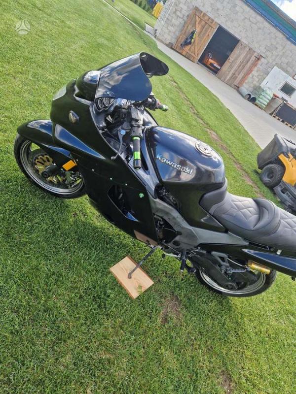 Melns Kawasaki ZZR 1993 Kuršėnai, ar dzinēja tilpumu 0.00 L un nobraukumu 72 tūkst. km par 1100 €, foto 4 vietnē AUTOMOTO.COM.LV