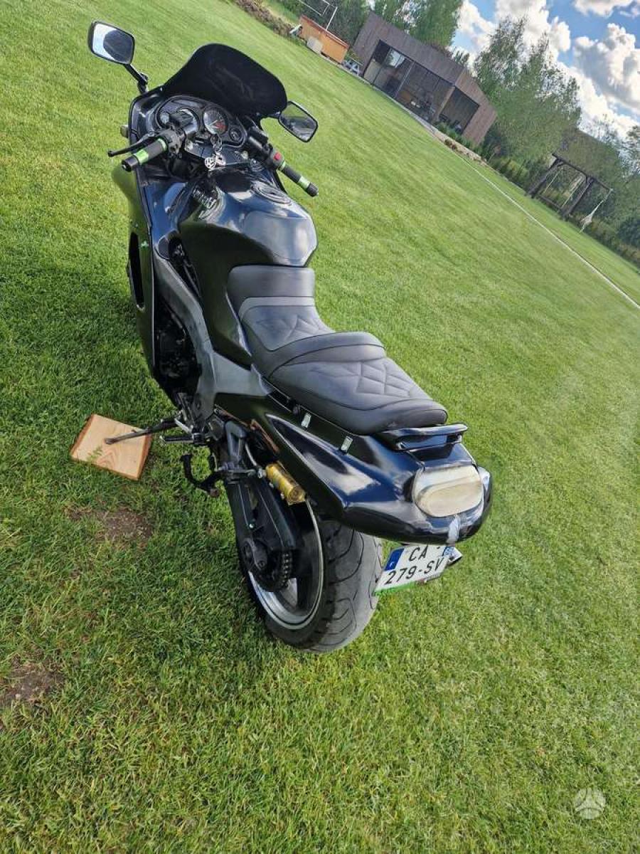 Melns Kawasaki ZZR 1993 Kuršėnai, ar dzinēja tilpumu 0.00 L un nobraukumu 72 tūkst. km par 1100 €, foto 6 vietnē AUTOMOTO.COM.LV