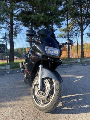 Black Kawasaki ZZR 1994 in Kaunas, with an engine capacity of 0.60 L and mileage of 74 thousand km for 1050 €, photo 4 on AUTOMOTO.COM.LV