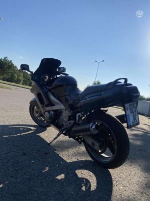 Black Kawasaki ZZR 1994 in Kaunas, with an engine capacity of 0.60 L and mileage of 74 thousand km for 1050 €, photo 13 on AUTOMOTO.COM.LV