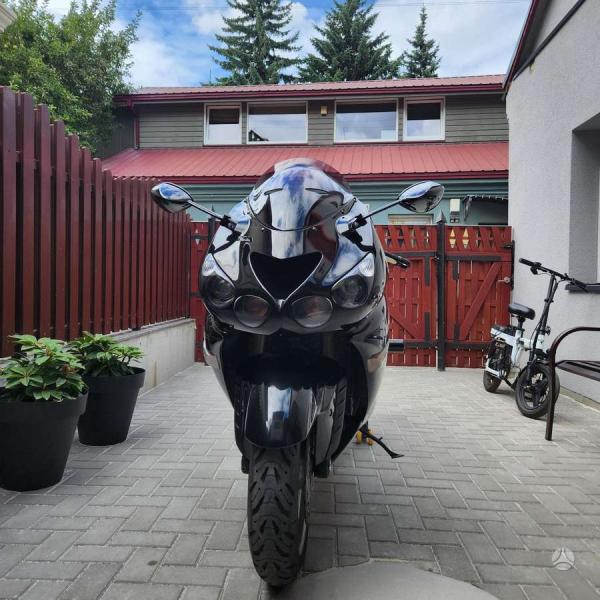 Черный Кавасаки ZZR 2007 в Укмерге, объемом двигателя 1.40 л и пробегом 71 тыс. км за 5600 €, фото 2 на AUTOMOTO.COM.LV
