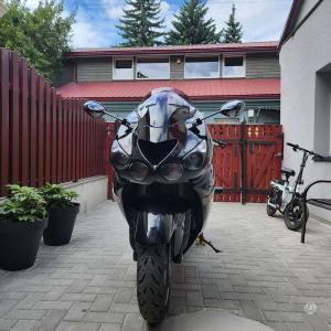 Черный Кавасаки ZZR 2007 в Укмерге, объемом двигателя 1.40 л и пробегом 71 тыс. км за 5600 €, фото 3 на AUTOMOTO.COM.LV