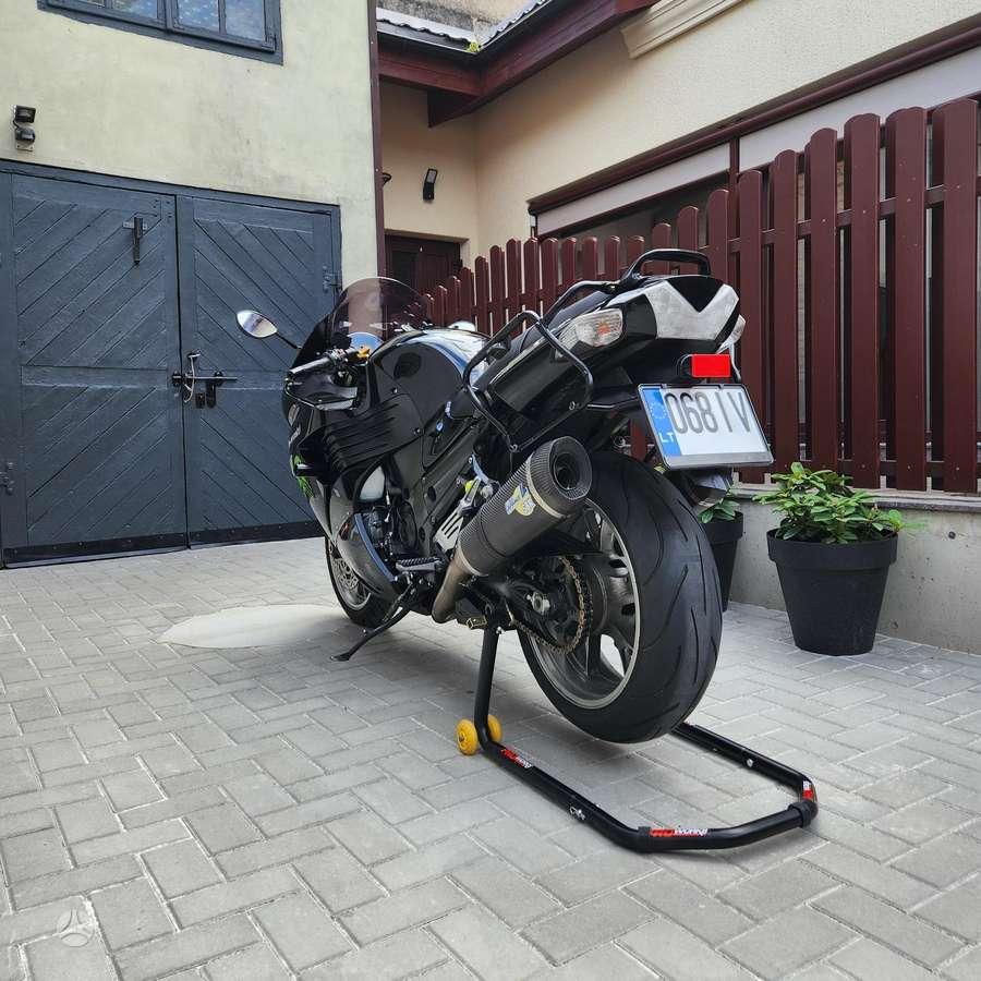 Черный Кавасаки ZZR 2007 в Укмерге, объемом двигателя 1.40 л и пробегом 71 тыс. км за 5600 €, фото 4 на AUTOMOTO.COM.LV