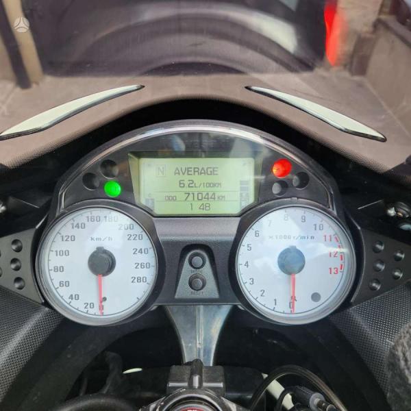Черный Кавасаки ZZR 2007 в Укмерге, объемом двигателя 1.40 л и пробегом 71 тыс. км за 5600 €, фото 7 на AUTOMOTO.COM.LV