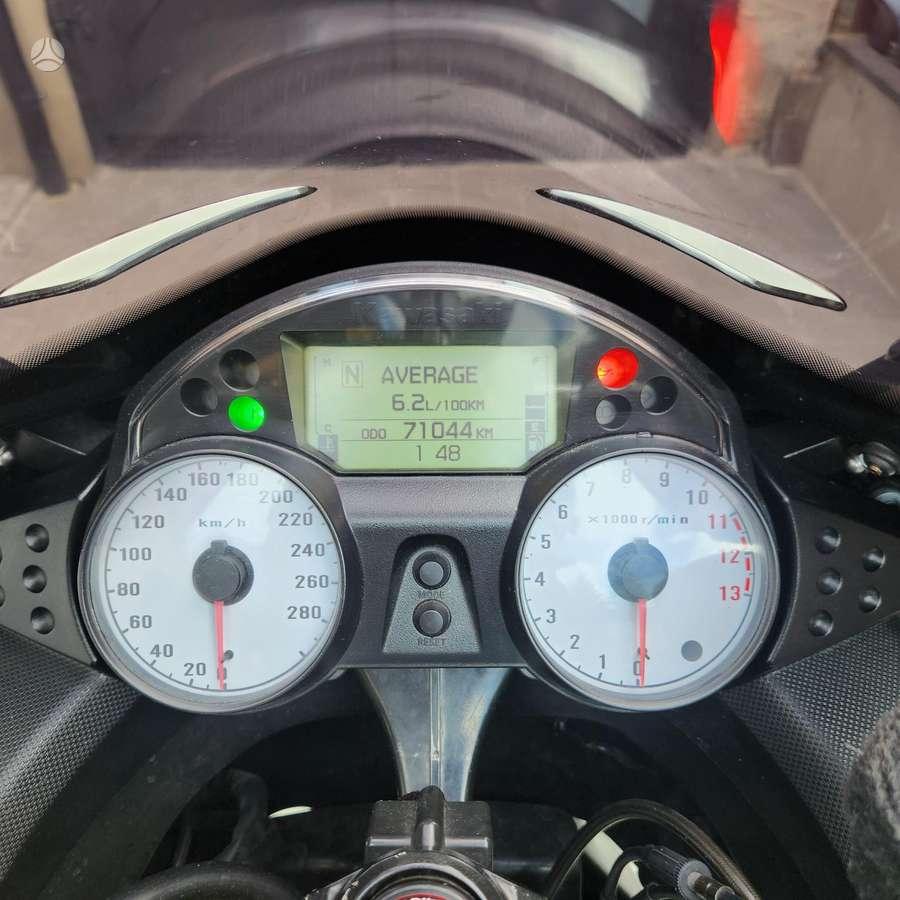 Черный Кавасаки ZZR 2007 в Укмерге, объемом двигателя 1.40 л и пробегом 71 тыс. км за 5600 €, фото 8 на AUTOMOTO.COM.LV