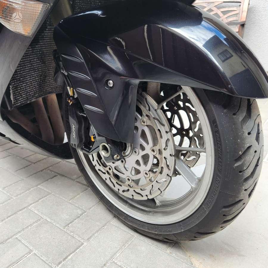 Черный Кавасаки ZZR 2007 в Укмерге, объемом двигателя 1.40 л и пробегом 71 тыс. км за 5600 €, фото 10 на AUTOMOTO.COM.LV