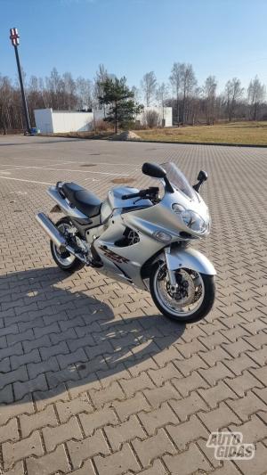 Grey Kawasaki ZZR 2002 in Kaunas, with an engine capacity of 1.17 L and mileage of 28 thousand km for 2300 €, photo 10 on AUTOMOTO.COM.LV
