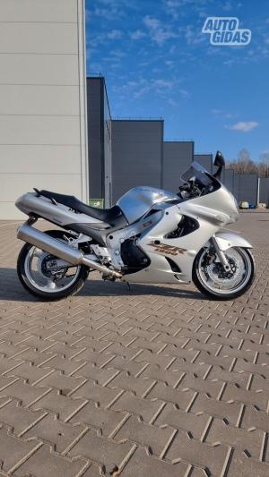 Grey Kawasaki ZZR 2002 in Kaunas, with an engine capacity of 1.17 L and mileage of 28 thousand km for 2300 €, photo 12 on AUTOMOTO.COM.LV