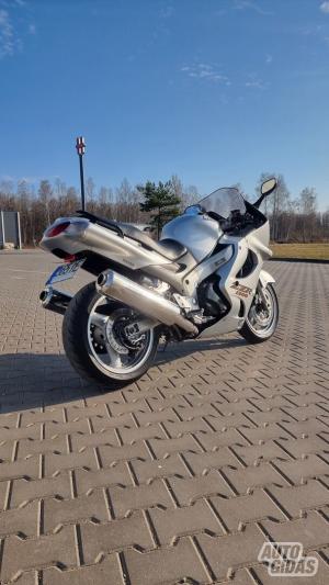 Grey Kawasaki ZZR 2002 in Kaunas, with an engine capacity of 1.17 L and mileage of 28 thousand km for 2300 €, photo 13 on AUTOMOTO.COM.LV