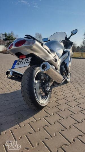 Grey Kawasaki ZZR 2002 in Kaunas, with an engine capacity of 1.17 L and mileage of 28 thousand km for 2300 €, photo 14 on AUTOMOTO.COM.LV