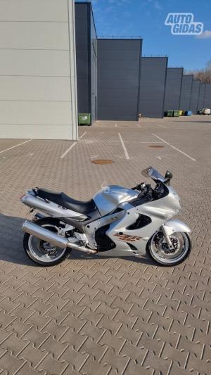 Pelēks Kawasaki ZZR 2002 Kauņa, ar dzinēja tilpumu 1.17 L un nobraukumu 28 tūkst. km par 2000 €, foto 4 vietnē AUTOMOTO.COM.LV
