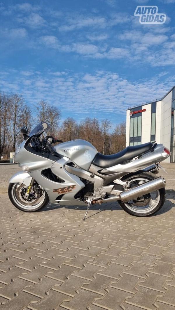 Серый Кавасаки ZZR 2002 в Каунас, объемом двигателя 1.17 л и пробегом 28 тыс. км за 2000 €, фото 6 на AUTOMOTO.COM.LV