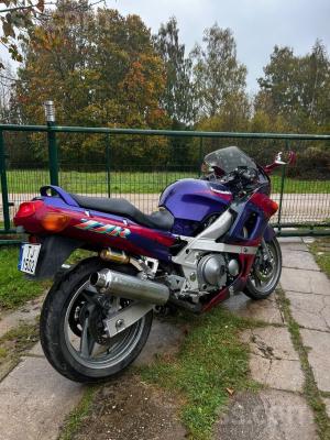 Kawasaki ZZR 1993 Tukums, ar dzinēja tilpumu 0.60 L un nobraukumu 0 tūkst. km par 1000 €, foto 3 vietnē AUTOMOTO.COM.LV