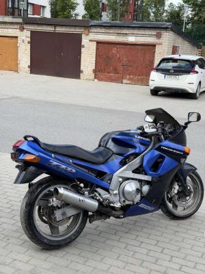 Kawasaki ZZR 1998 in Klaipeda, with an engine capacity of 0.60 L and mileage of 50 thousand km for 550 €, photo 4 on AUTOMOTO.COM.LV