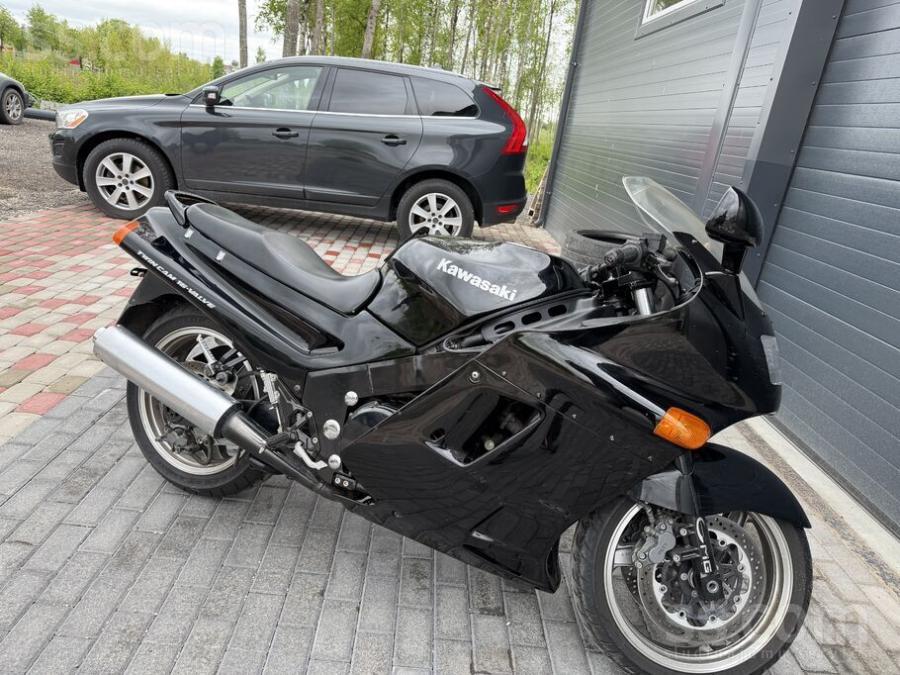 Кавасаки ZZR 1999 в Айзкраукле, объемом двигателя 1.20 л и пробегом 0 тыс. км за 2170 €, фото 1 на AUTOMOTO.COM.LV