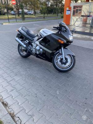 Kawasaki ZZR 1999 in Vilnius, with an engine capacity of 0.60 L and mileage of 58 thousand km for 1490 €, photo  on AUTOMOTO.COM.LV