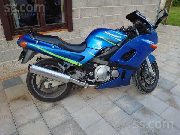 Кавасаки ZZR 2002 в Цесис, объемом двигателя 0.60 л и пробегом 0 тыс. км за 1450 €, фото 1 на AUTOMOTO.COM.LV