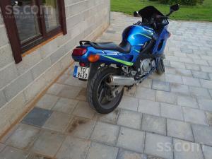 Kawasaki ZZR 2002 in Cesis, with an engine capacity of 0.60 L and mileage of 0 thousand km for 1450 €, photo 4 on AUTOMOTO.COM.LV