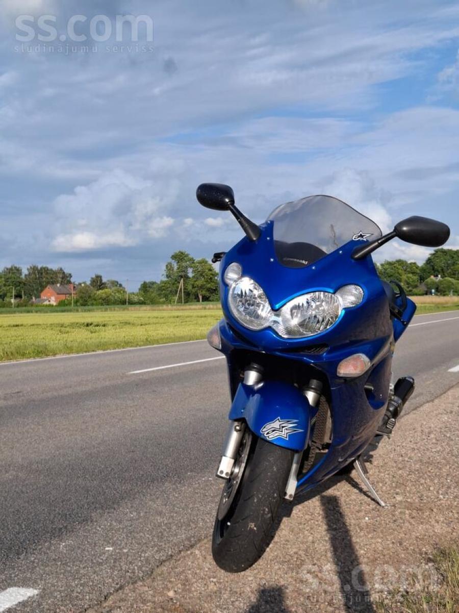 Kawasaki ZZR 2002 Jelgava, ar dzinēja tilpumu 1.20 L un nobraukumu 0 tūkst. km par 1999 €, foto 4 vietnē AUTOMOTO.COM.LV